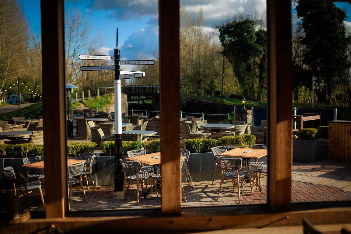 The Anchor | A stunning pub on the banks of the Wey Navigation